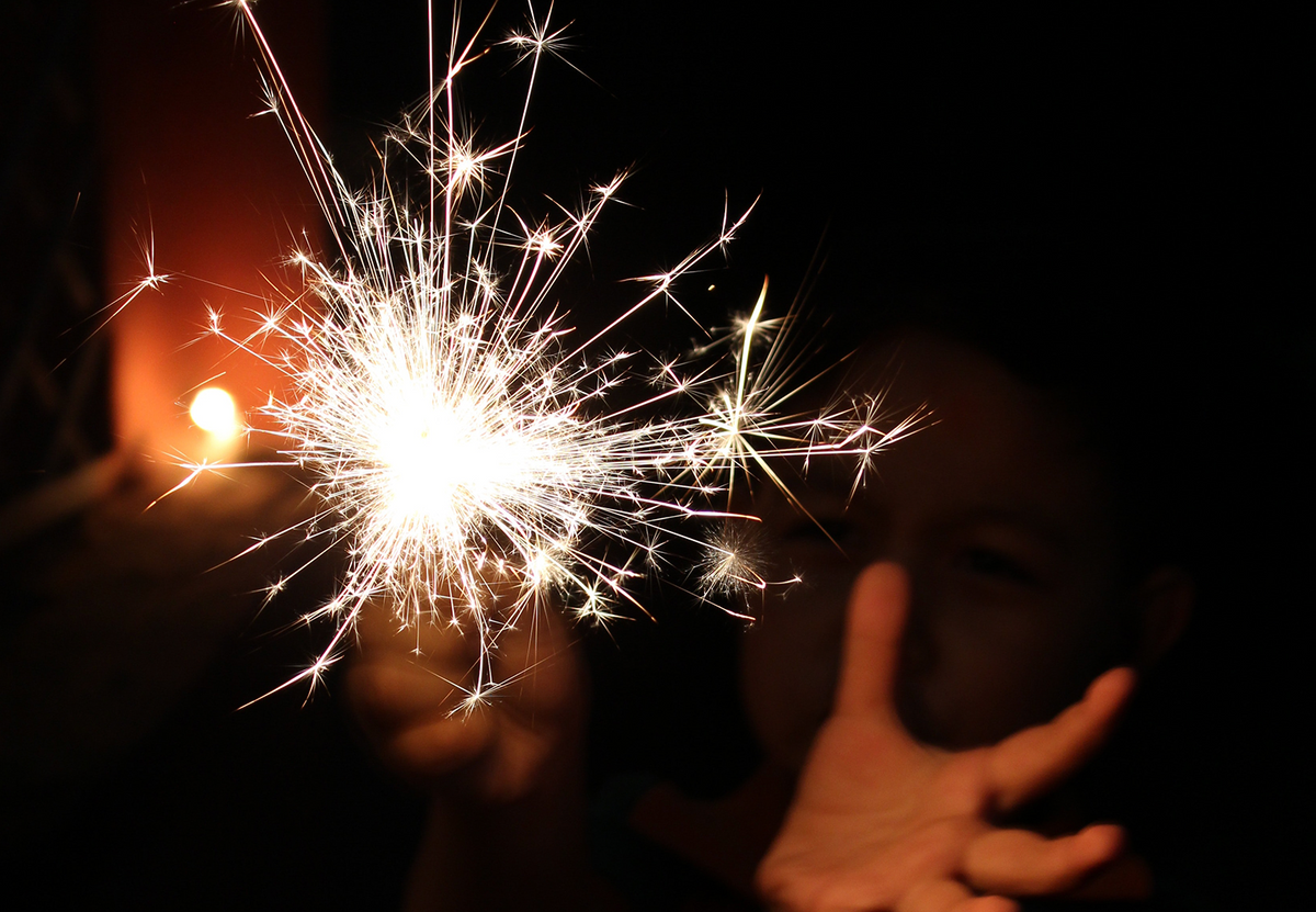 How to entertain children at a New Year's Eve party – Pés de Cereja